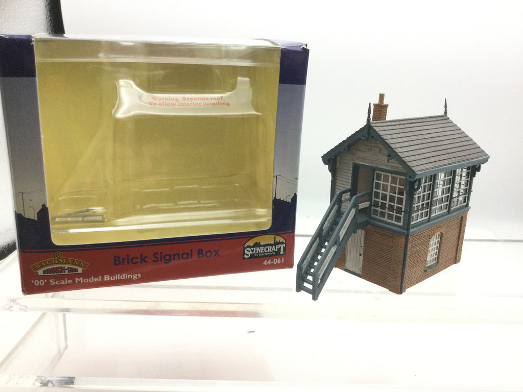 Bachmann 44-061 OO Gauge Brick Signal Box