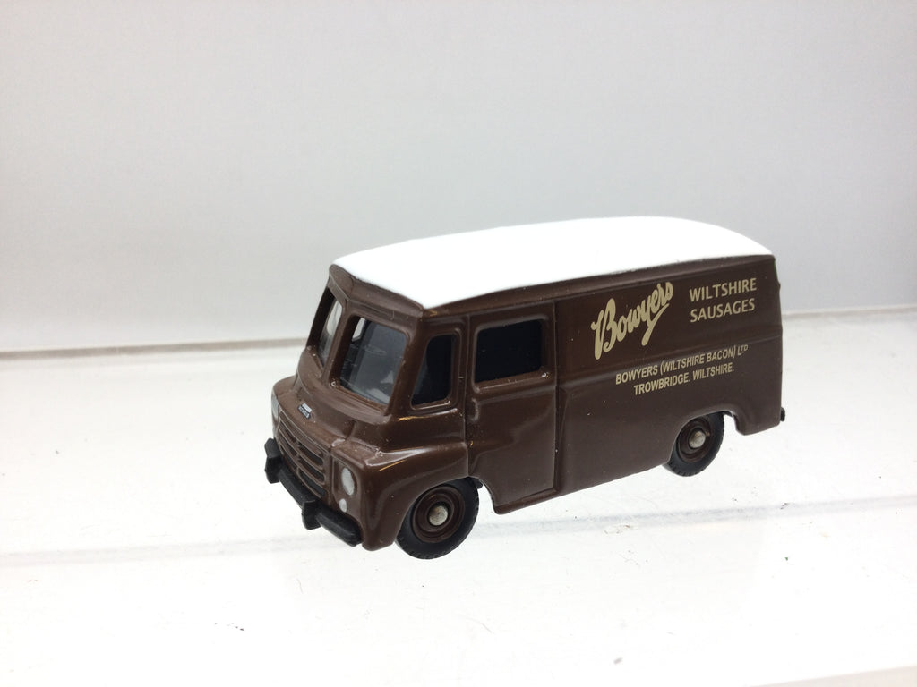 Corgi DG201004 1:76/OO Gauge Morris LD Van Bowyers Sausages