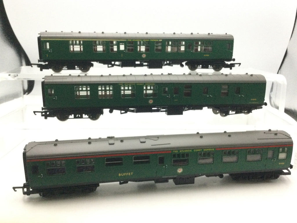 Hornby R4140 OO Gauge The Atlantic Coast Express Coach Pack