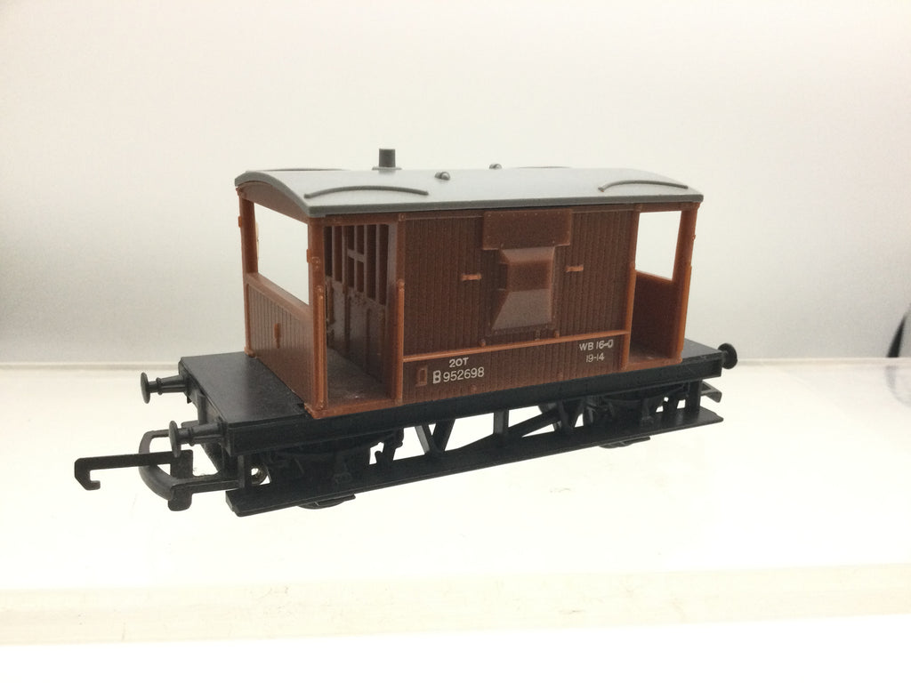Triang/Hornby R16 OO Gauge 20t Standard Brake Van B952698