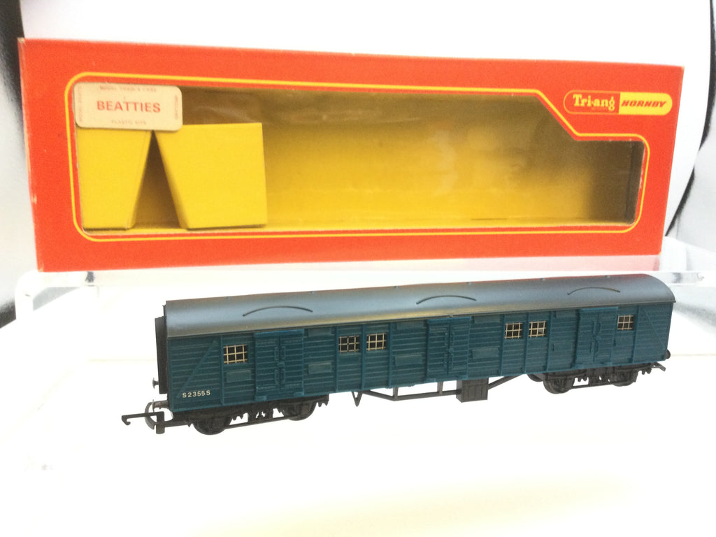 Triang/Hornby R226 OO Gauge BR Blue Bogie Luggage Van S2355S
