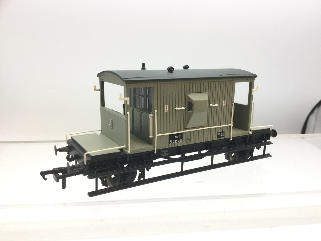 Bachmann 37-528C OO Gauge BR Grey Brake Van B952241