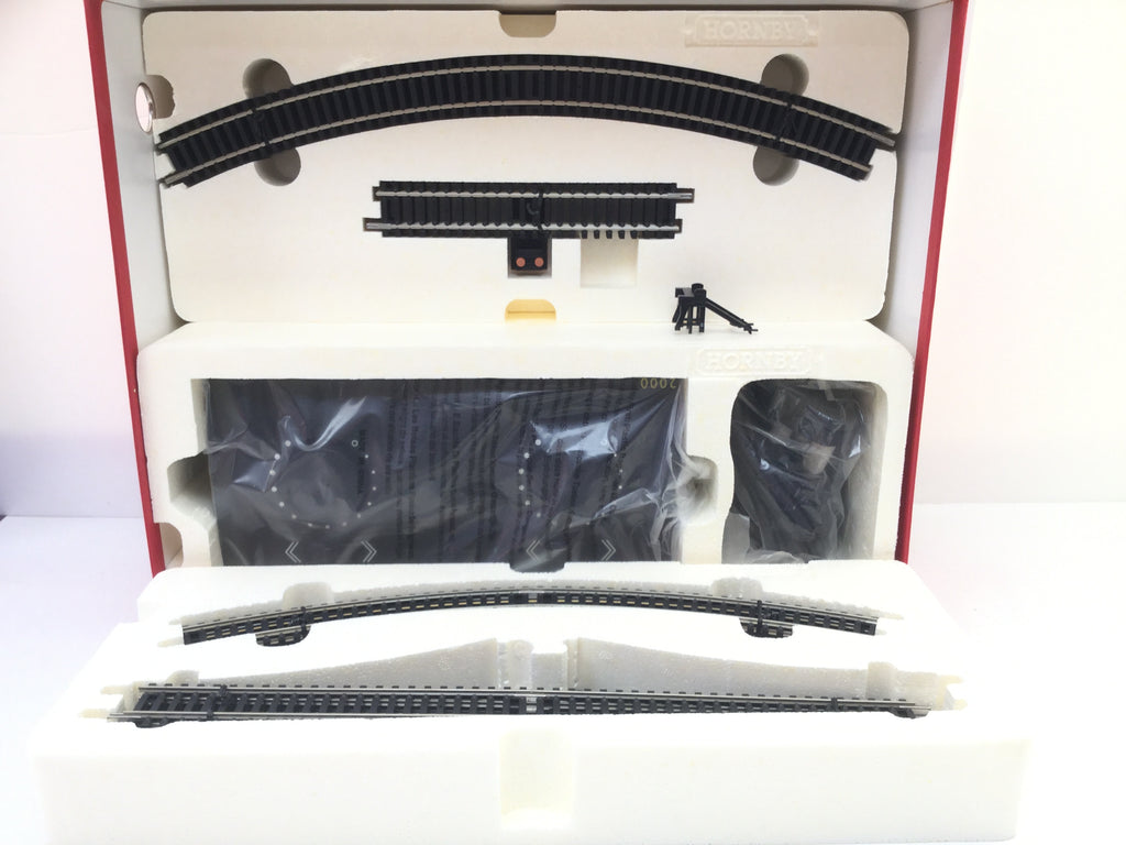 Hornby R1074 OO Gauge The Master Cutler Train Set