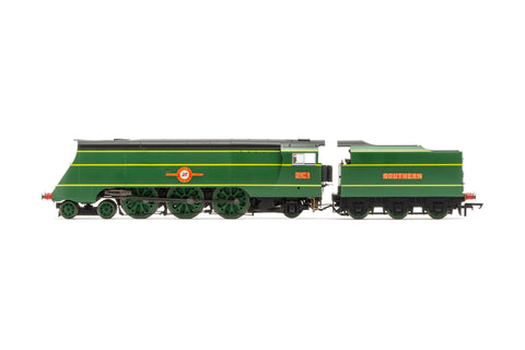 Hornby R3434 OO Gauge SR, Merchant Navy Class, 4-6-2, 21C1 'Channel ...